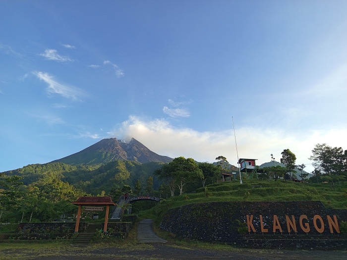 Bukit Klangon Tempat Menikmati Pemandangan Merapi yang Spektakuler ...