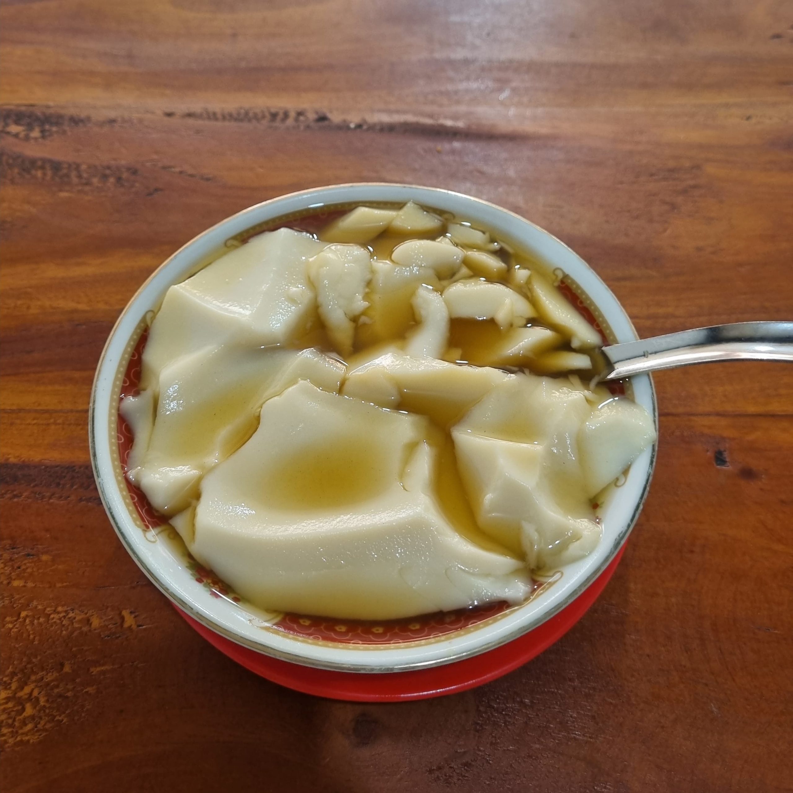 Hangatnya Wedang Tahu Bu Sukardi, Kuliner Legendaris di Area Tugu ...