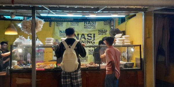 Nasi Kuning Mbah Jo Dengan Menu Lengkap Malam Hari - Star Jogja FM